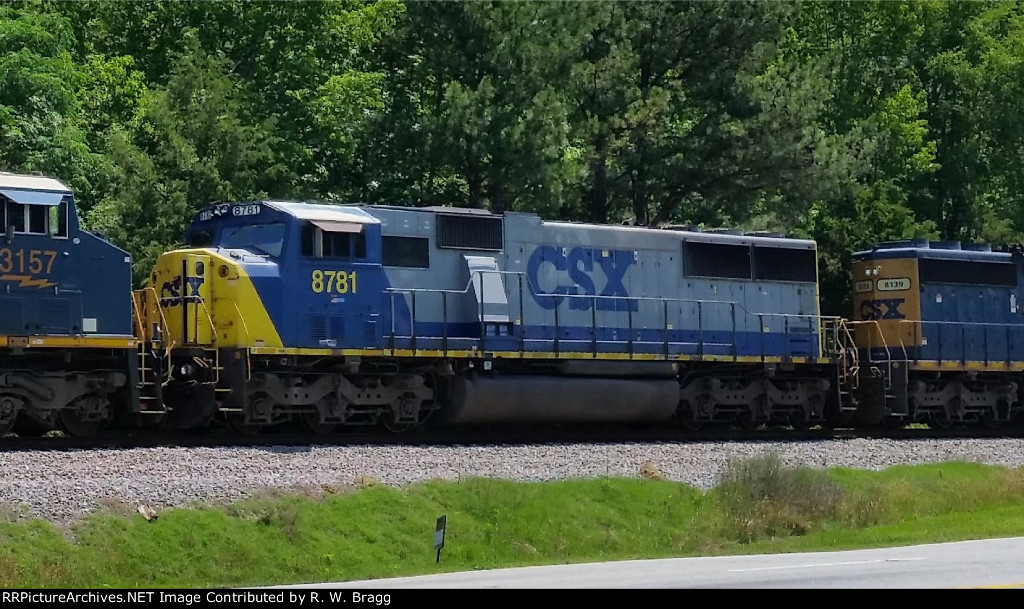 CSX 8781 (SD60M)